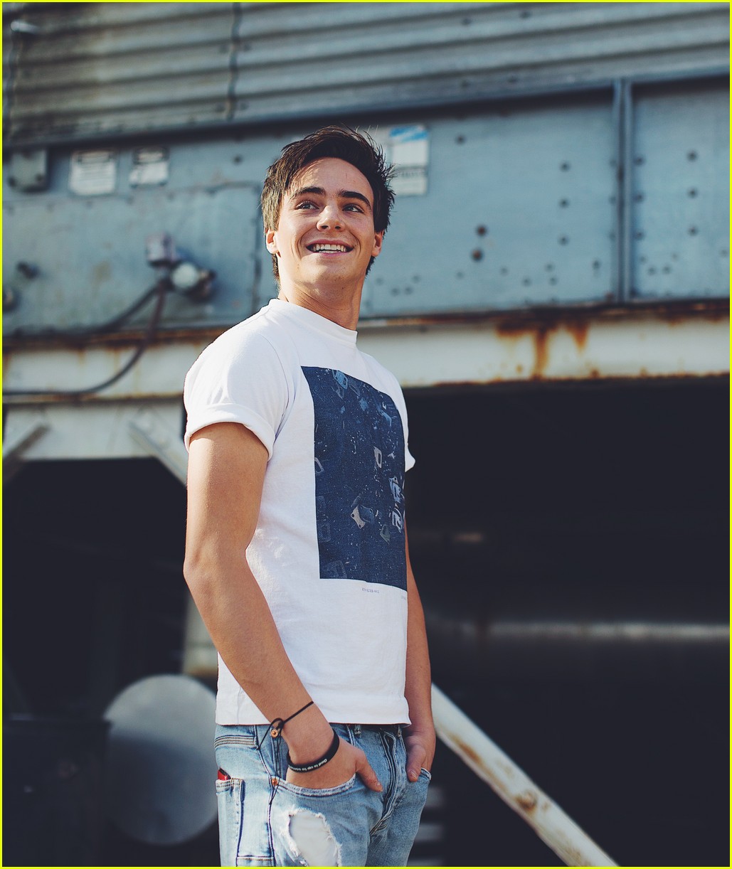 Kevin Quinn Reveals the Hardest Part of His First Arena Tour | Photo ...