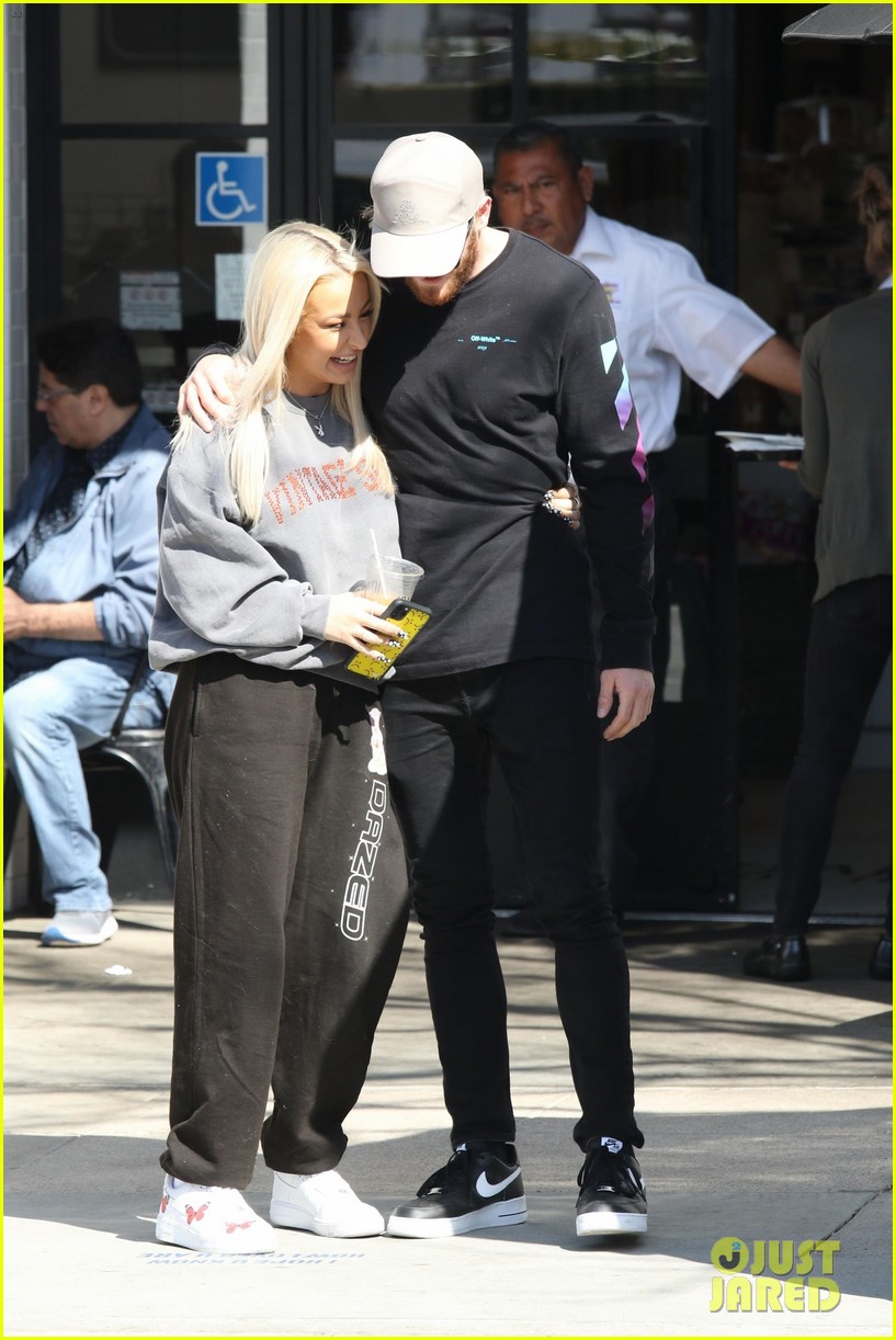 Tana Mongeau Gets a Kiss From Ex Jake Paul's Brother Logan | Photo ...