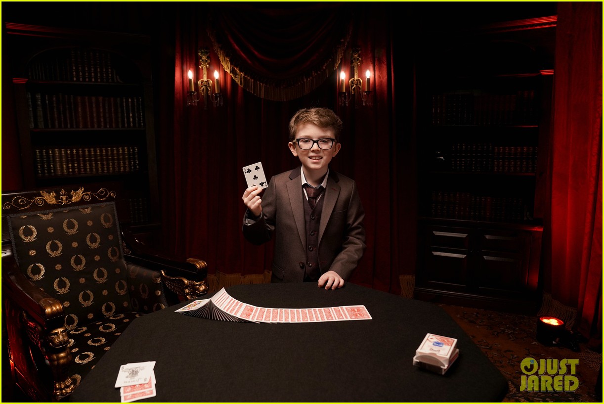 Jonas Brothers Get Magic Show From Child Magician Aidan McCann - Watch ...