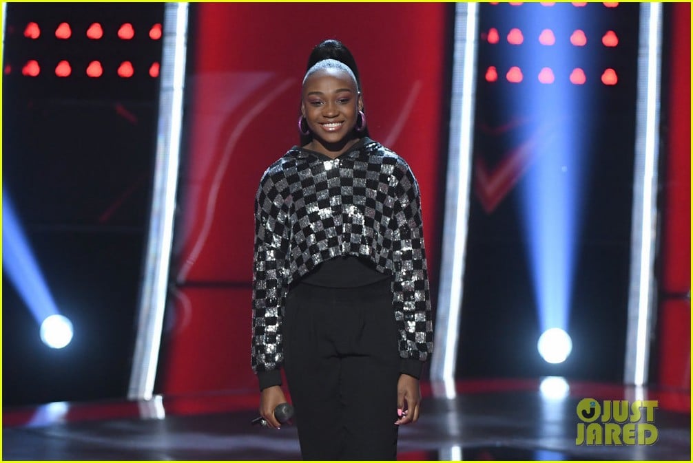 Kelly Clarkson Adds Anaya Cheyenne To Her 'Voice' Team! | Photo 1291124 ...