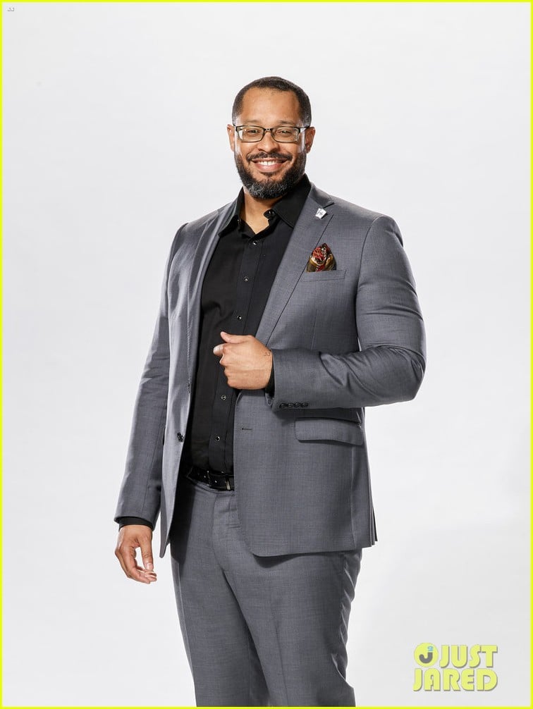 Nick Jonas Welcomes Roderick Chambers To Team Nick On 'The Voice ...