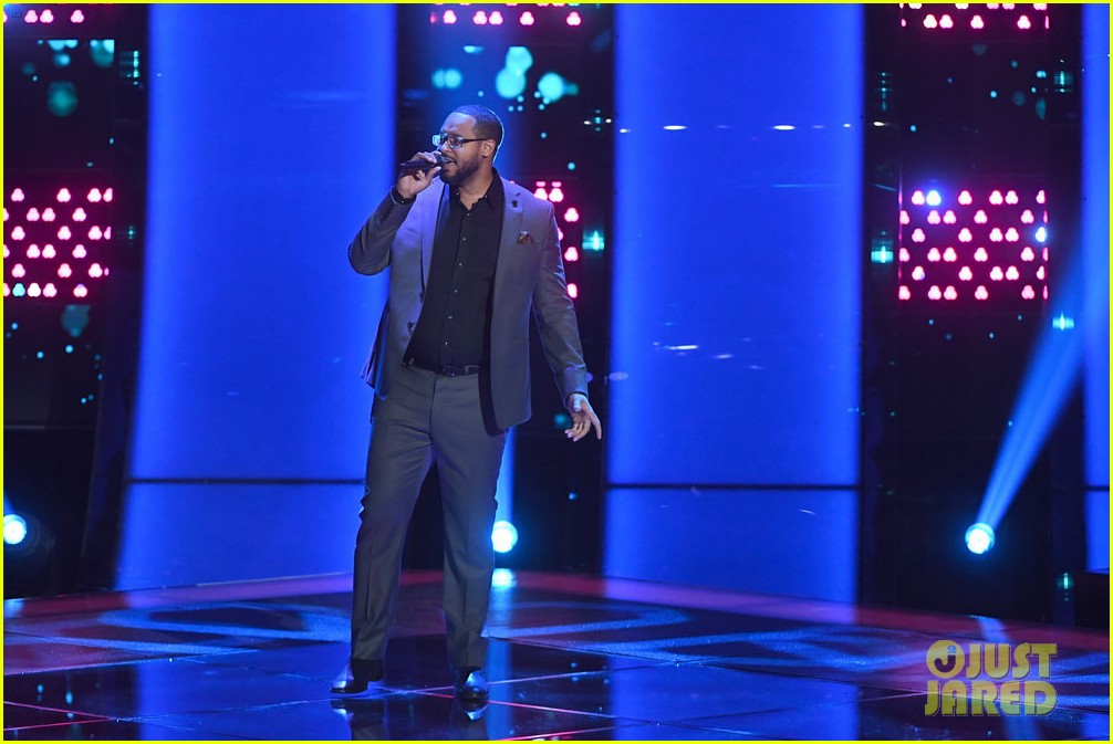 Nick Jonas Welcomes Roderick Chambers To Team Nick On 'The Voice ...