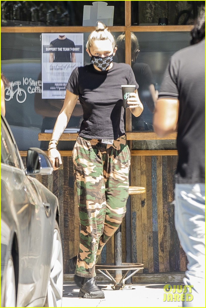 Miley Cyrus Wears a Gucci Face Mask for an Outing with Cody Simpson ...