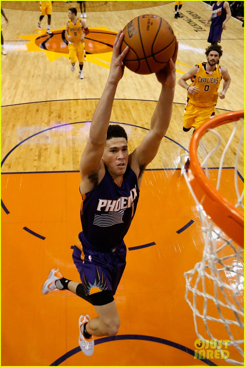 Kendall Jenner Seen Out with Basketball Player Devin Booker! | Photo ...