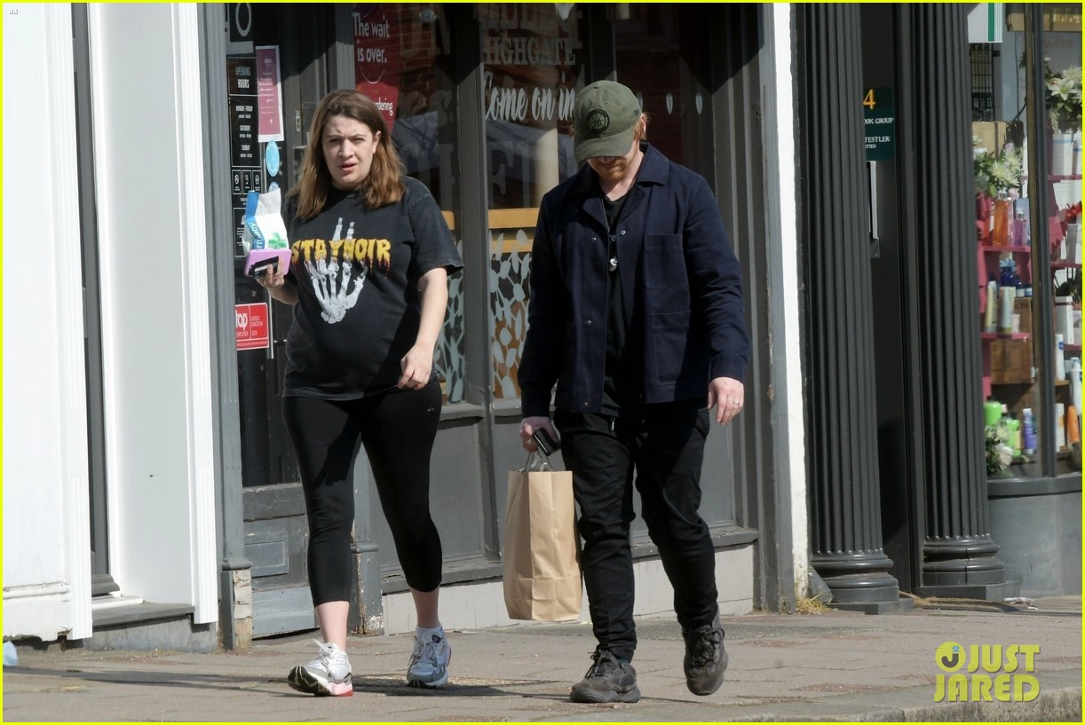 'Harry Potter' Star Rupert Grint & Girlfriend Georgia Groome Are ...