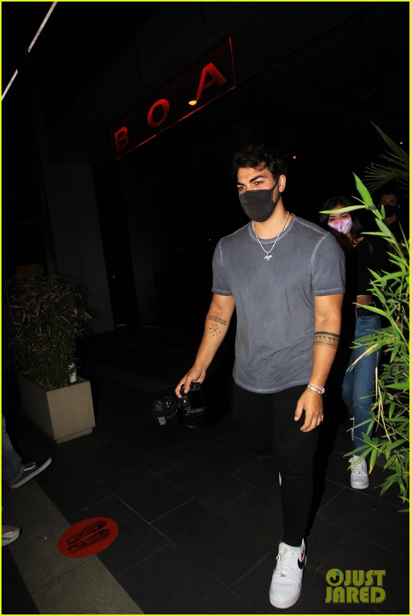 Addison Rae Joins Group of TikTok Stars To Celebrate Tayler Holder's ...