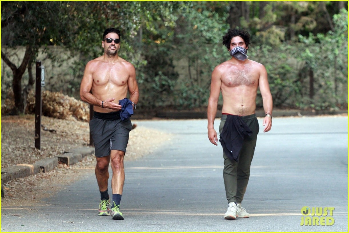 'DWTS' Pro Alan Bersten Shows Off Shirtless Body While Training For ...