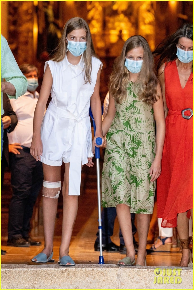 Spain's Princess Leonor Helps Sister Sofia Walk After She Injures Her ...