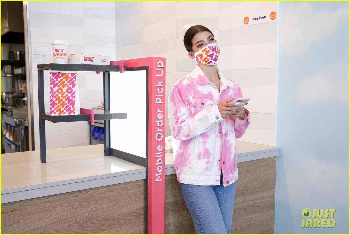 Full Sized Photo Of Charli Damelio Gets Her Own Dunkin Donuts Drink The Charli 09 Charli D