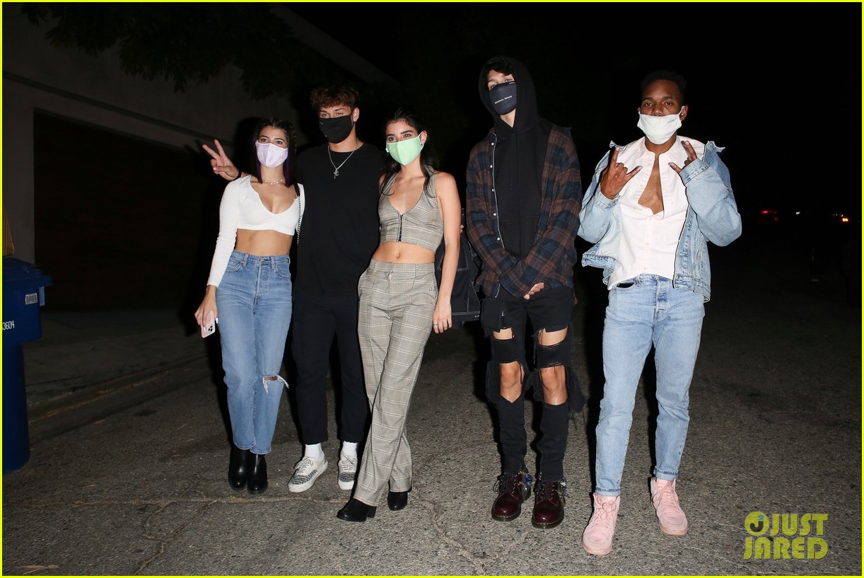 Dixie & Charli D'Amelio Join Noah Beck & Chase Hudson For Father Foods ...