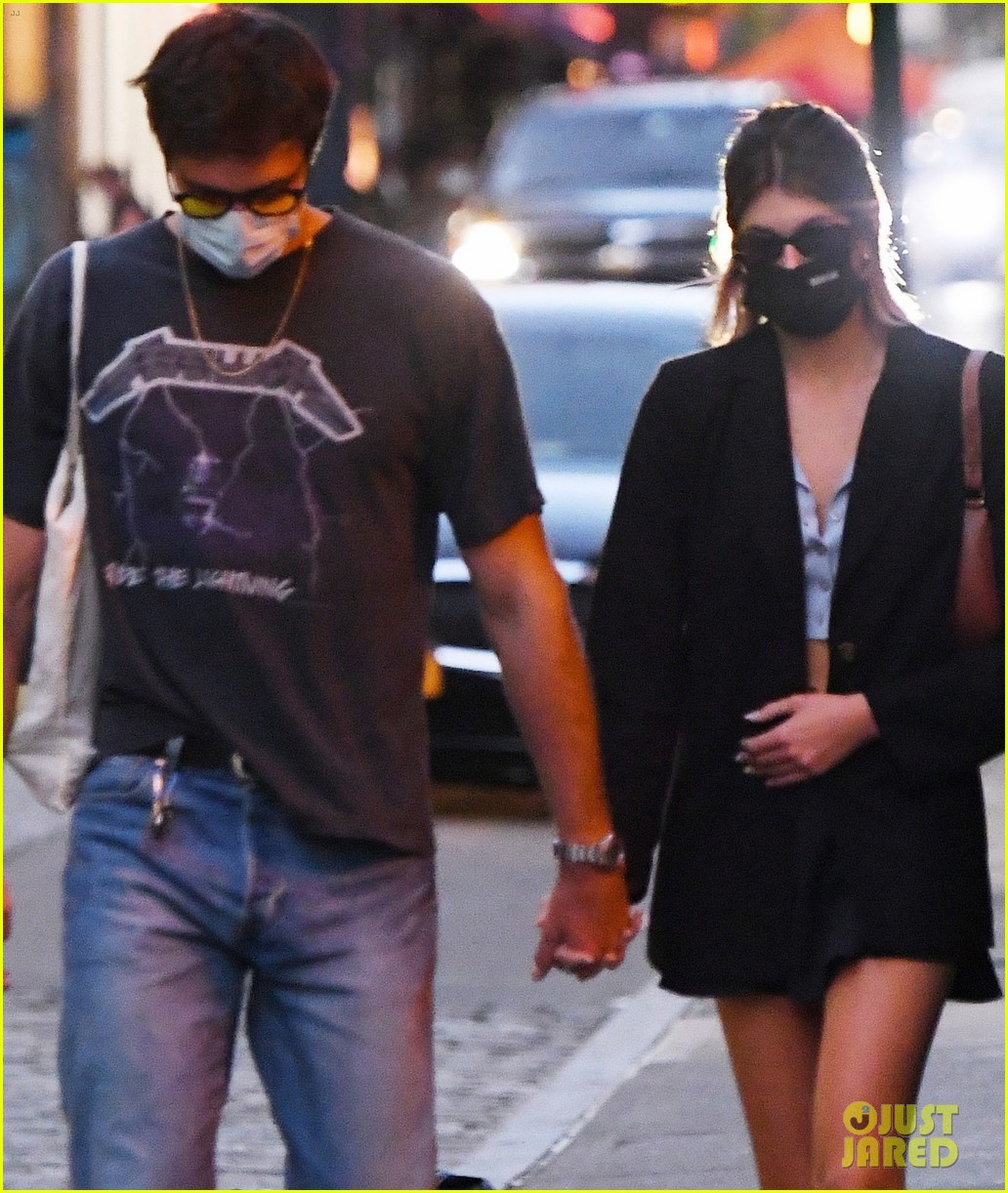 Kaia Gerber & Jacob Elordi Hold Hands While Heading Out For A Dinner ... Kaia Gerber & Jacob Elordi Hold Hands While Heading Out For A Dinner ...