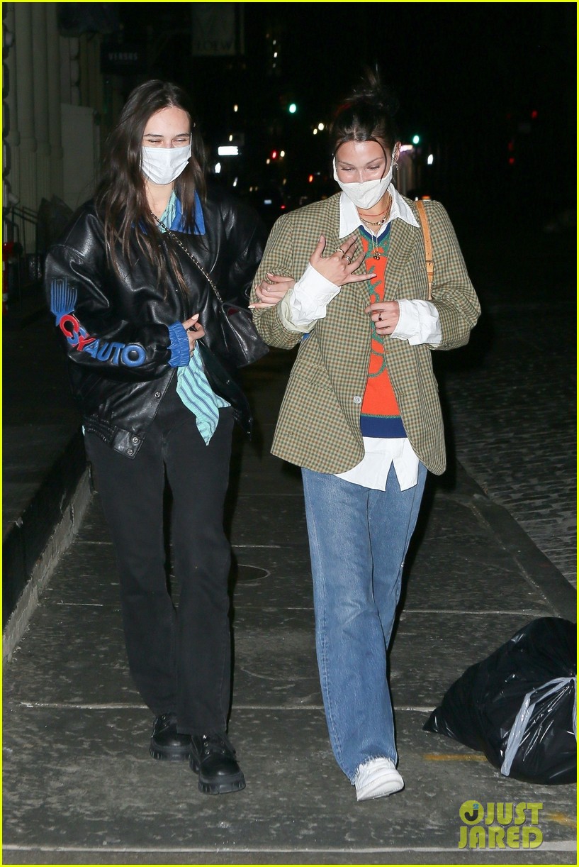 Full Sized Photo of bella hadid dinner with friends in nyc 05 | Bella ...
