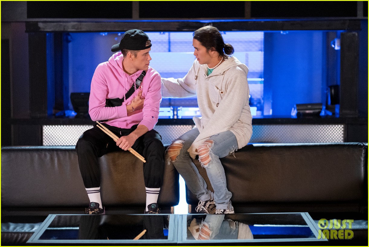 Julie & The Phantoms' Owen Patrick Joyner Shares 10 Fun Facts About ...