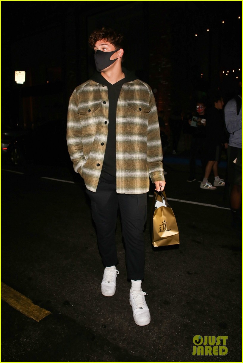 Addison Rae Celebrates Her 20th Birthday At The Highlight Room In ...