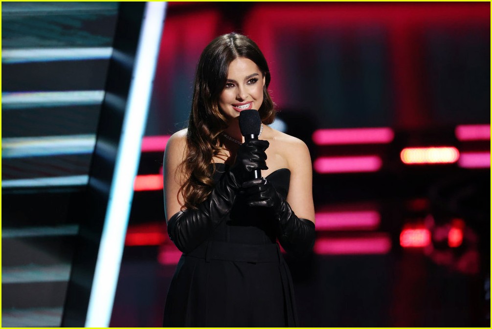 Addison Rae Accepts Harry Styles' Award On His Behalf at Billboard ...