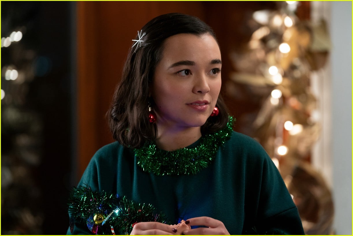 Chemical Hearts' Austin Abrams Stars In 'Dash & Lily' First Look Photos ...