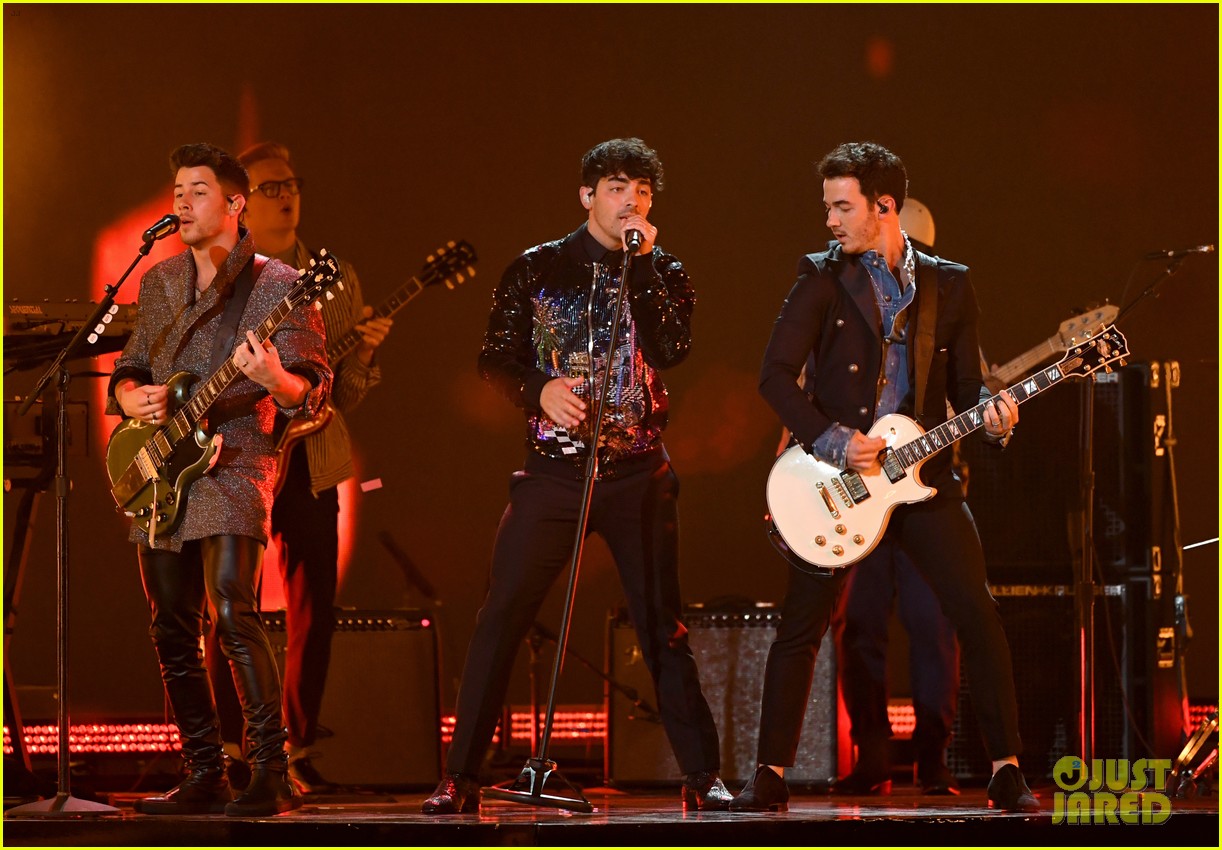 Jonas Brothers React To Winning 3 Billboard Music Awards 2020 | Photo ...