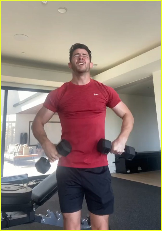 Nick Jonas Shared a Workout Video, But We're The Ones Sweating! | Photo ...