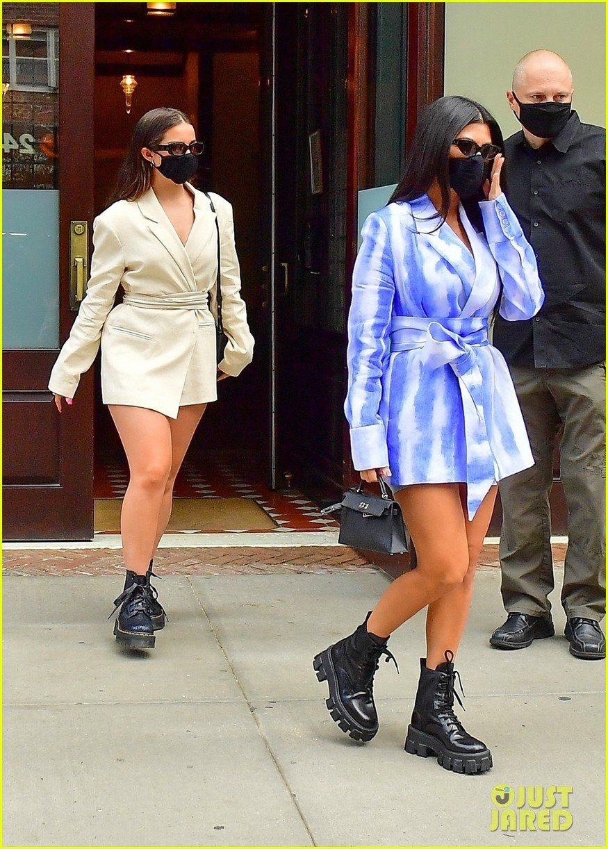 Addison Rae Heads Out in NYC with BFF Kourtney Kardashian | Photo ...