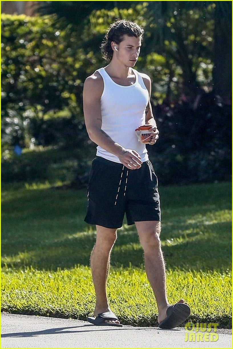 Shawn Mendes Is Back in Florida & Walking Around With His Coffee Mug ...