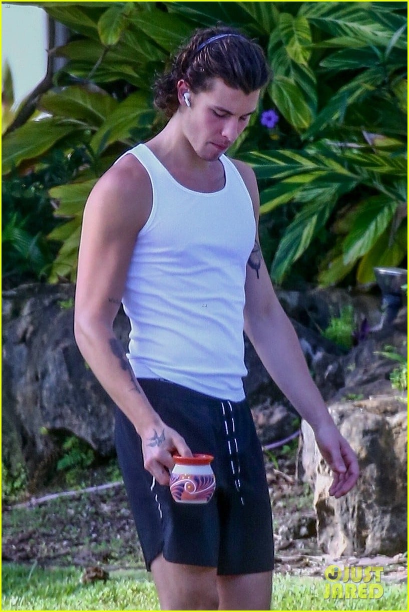 Shawn Mendes Is Back in Florida & Walking Around With His Coffee Mug ...