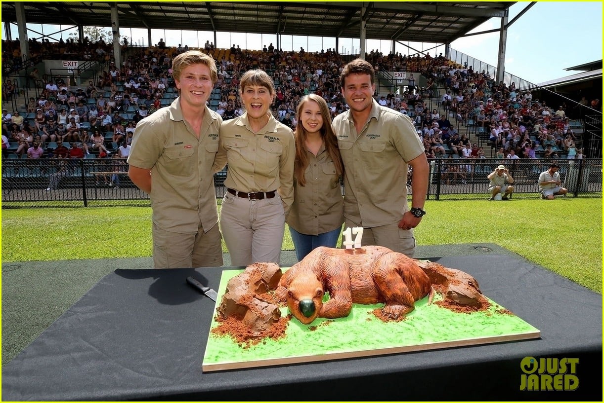 Robert Irwin Gets Surprised For 17th Birthday With Special Video of His ...