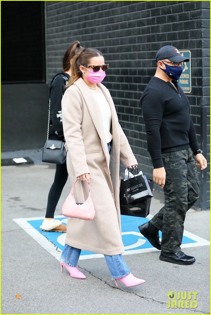 Addison Rae Steps Out For Another Trip to The Jewelry Store | Photo ...