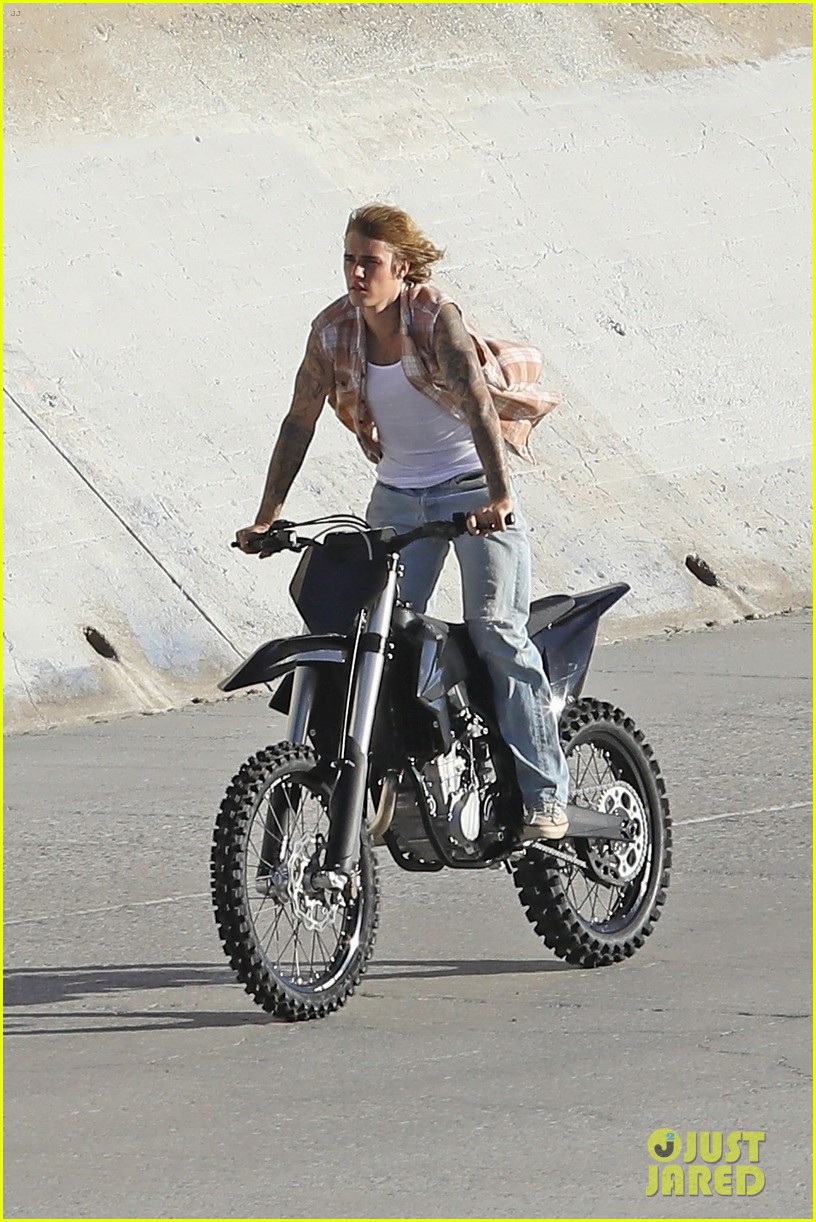 Looks Like Justin Bieber Is Making Another New Music Video! | Photo ...