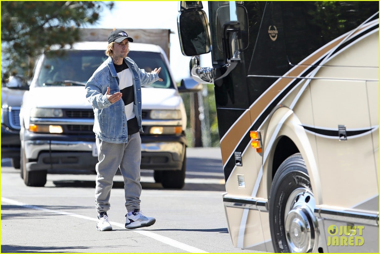 Inside Justin Biebers Tour Bus 2022