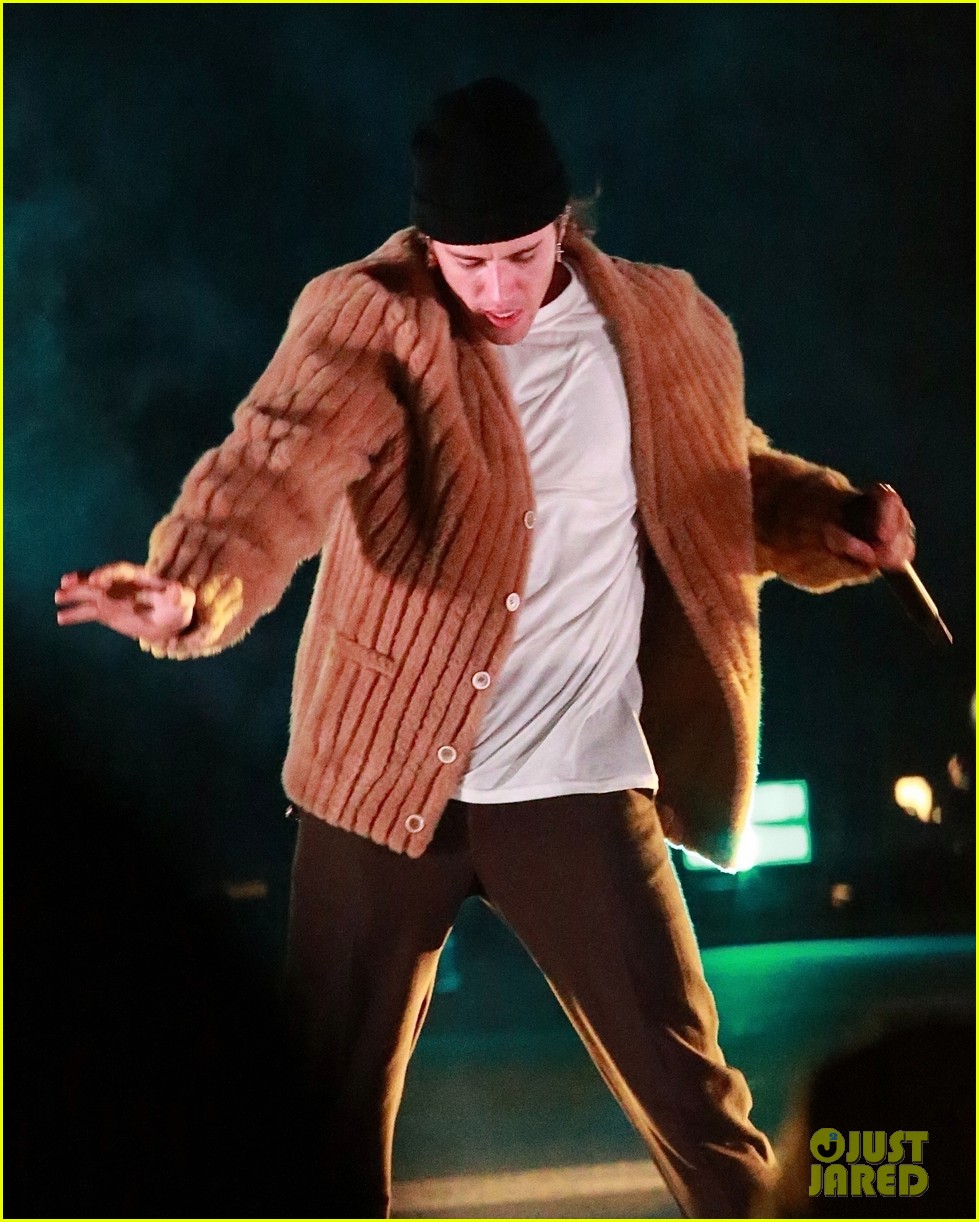 Full Sized Photo of justin bieber seemingly pre tapes kids choice ...