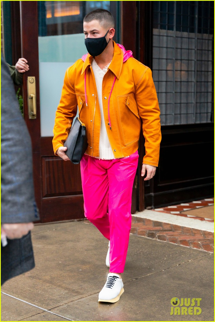 Nick Jonas Wears Bright Outfit Ahead Of Hosting Saturday Night Live Photo 1307004 Photo