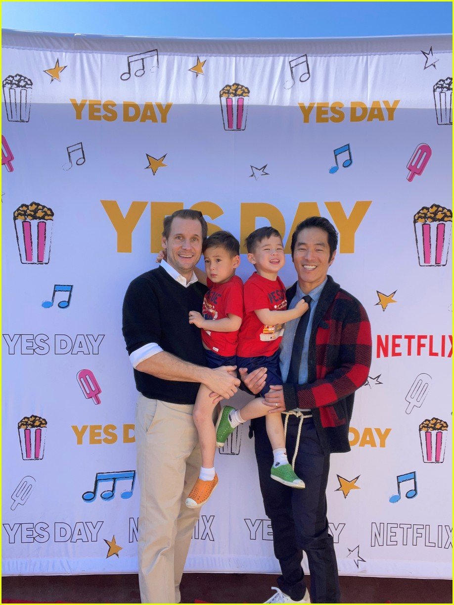 Jenna Ortega, Julian Lerner & More Celebrate 'Yes Day' Virtual Premiere ...