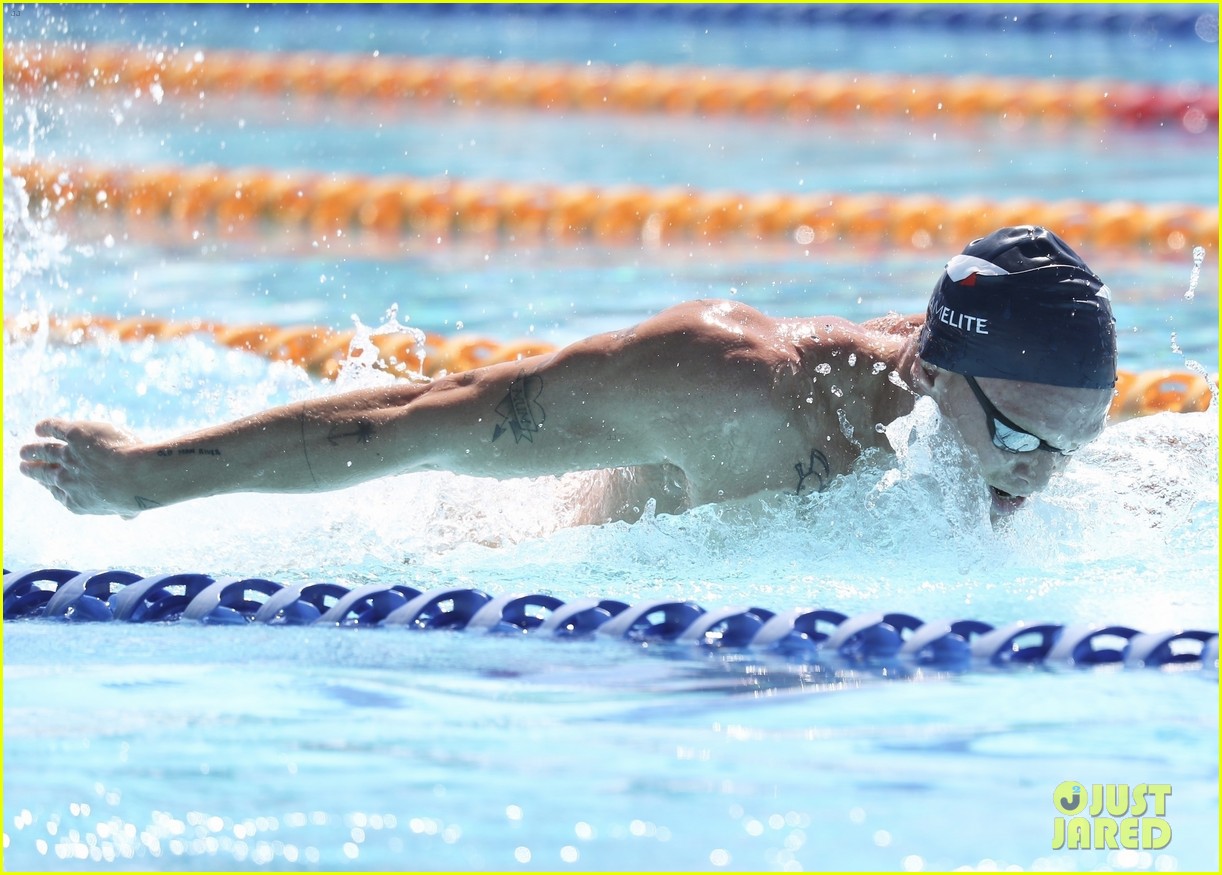 Full Sized Photo of cody simpson shirtless buff physique swim practice ...