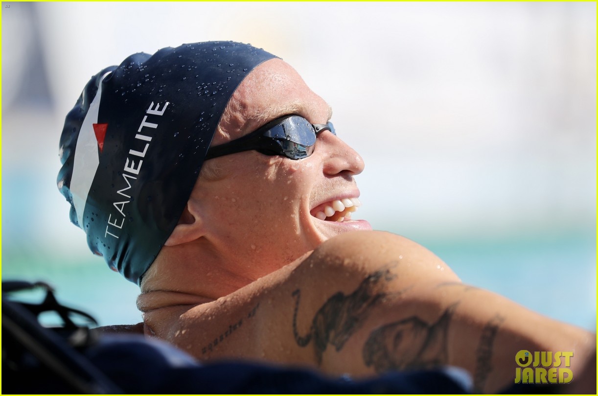 Full Sized Photo of cody simpson shirtless buff physique swim practice ...