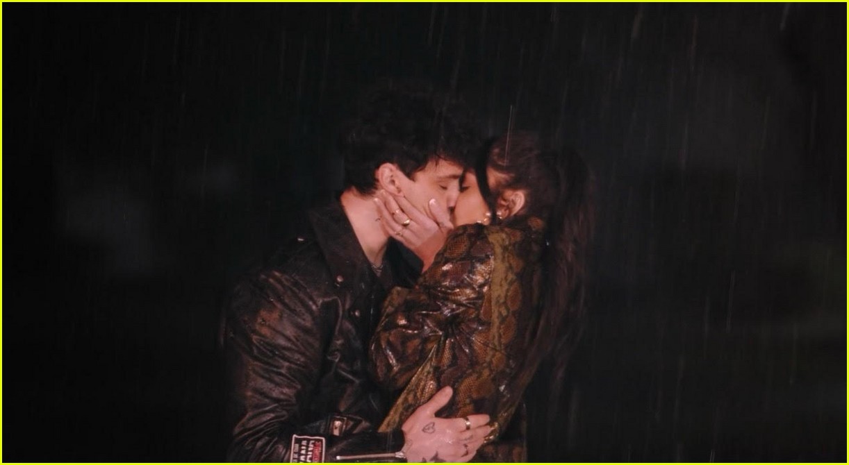 Julia Rizik Debuts New 'Self Destructive' Music Video - Exclusive ...