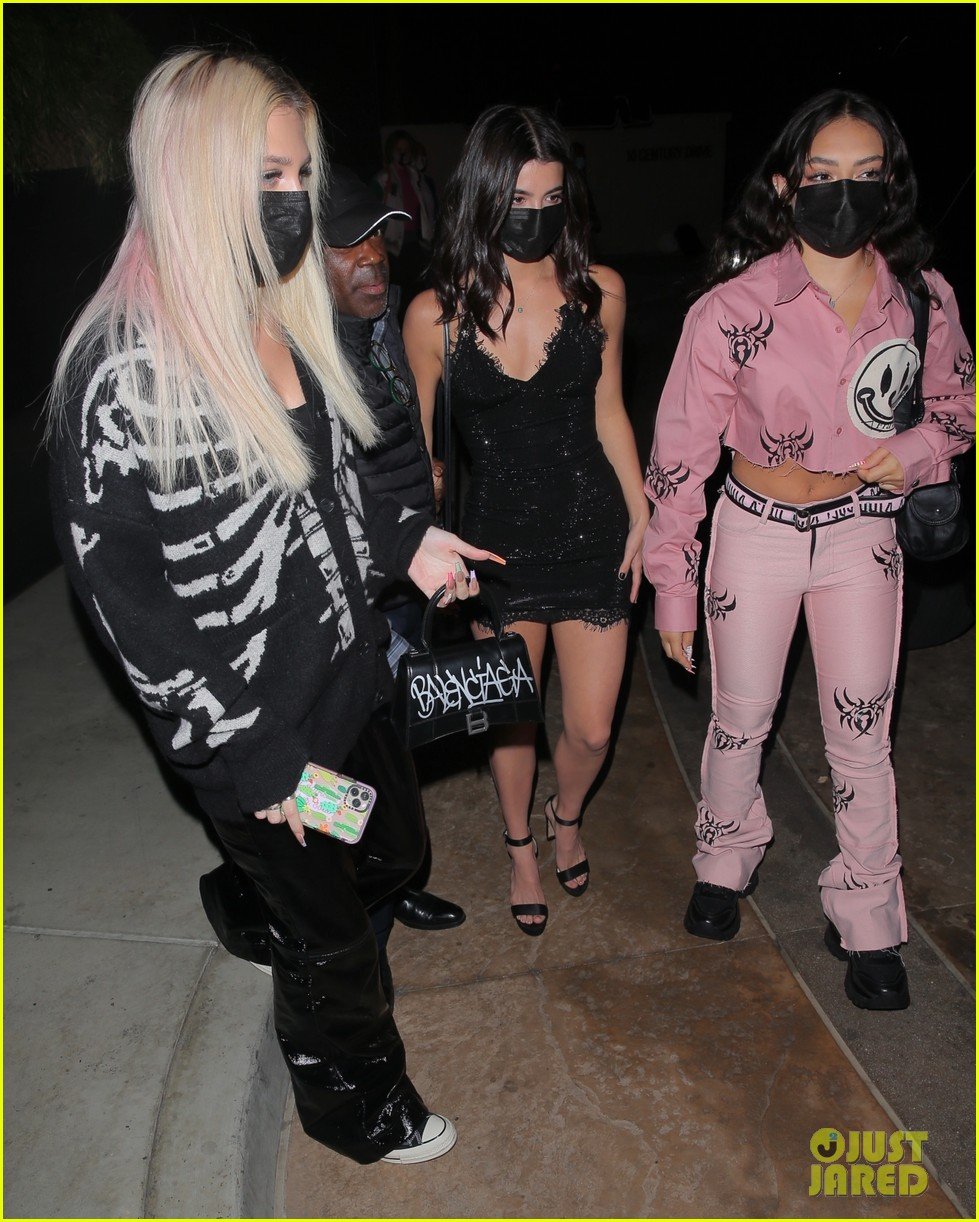 Addison Rae, D'Amelio Sisters, & More Attend Chase Hudson's Birthday ...