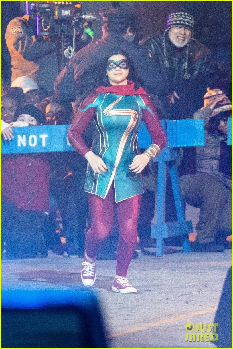 Iman Vellani Suits Up as Ms. Marvel in These Awesome New Photos ...