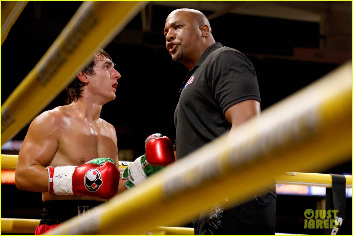 Bryce Hall Thinks The Refs Actually Stopped The Fight Early For This ...