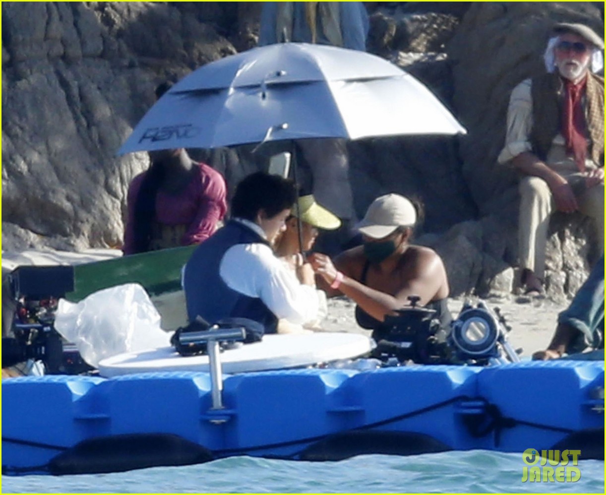 Halle Bailey & Jonah Hauer-King Spotted Filming 'The Little Mermaid ...