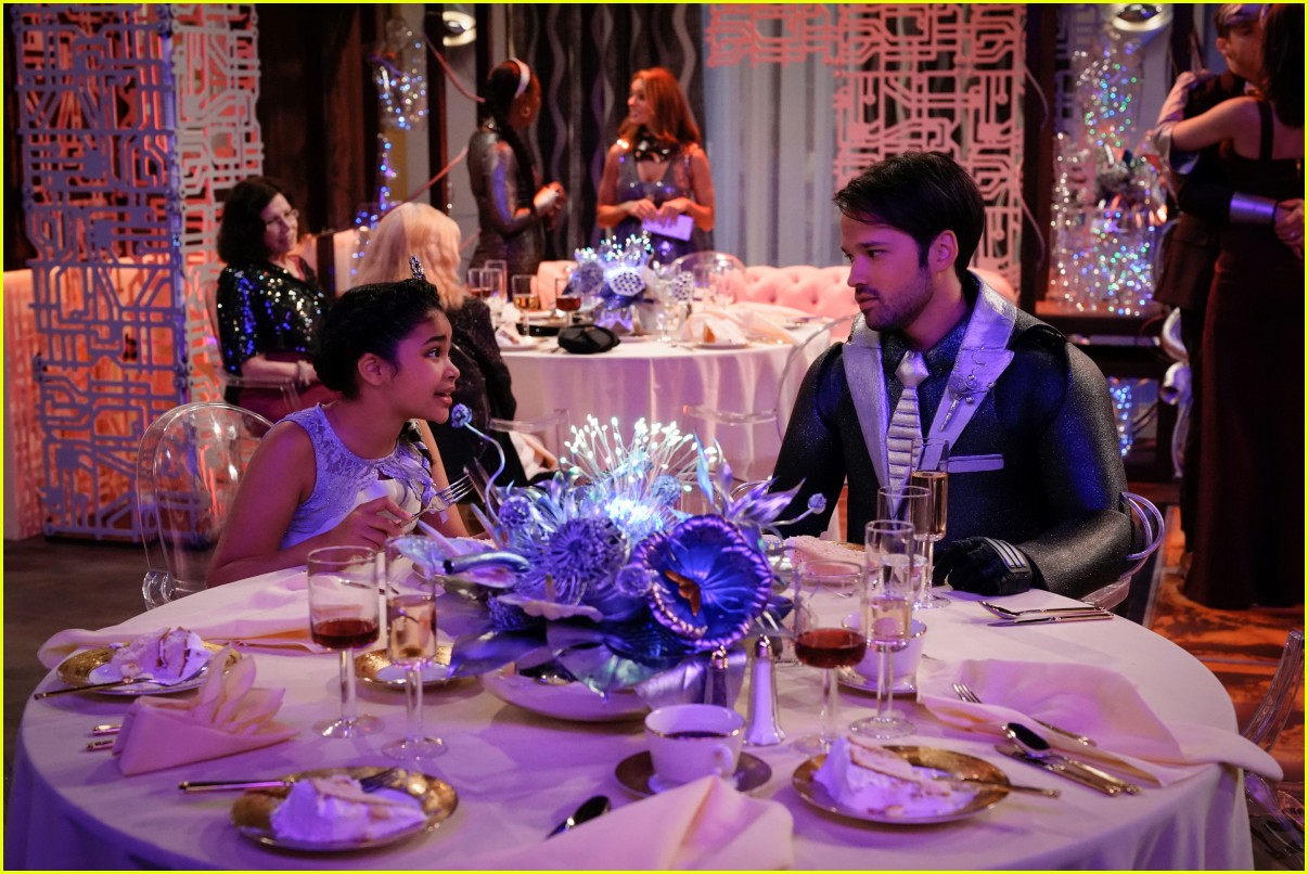 Full Sized Photo of reed alexander returns as nevel on new icarly ...