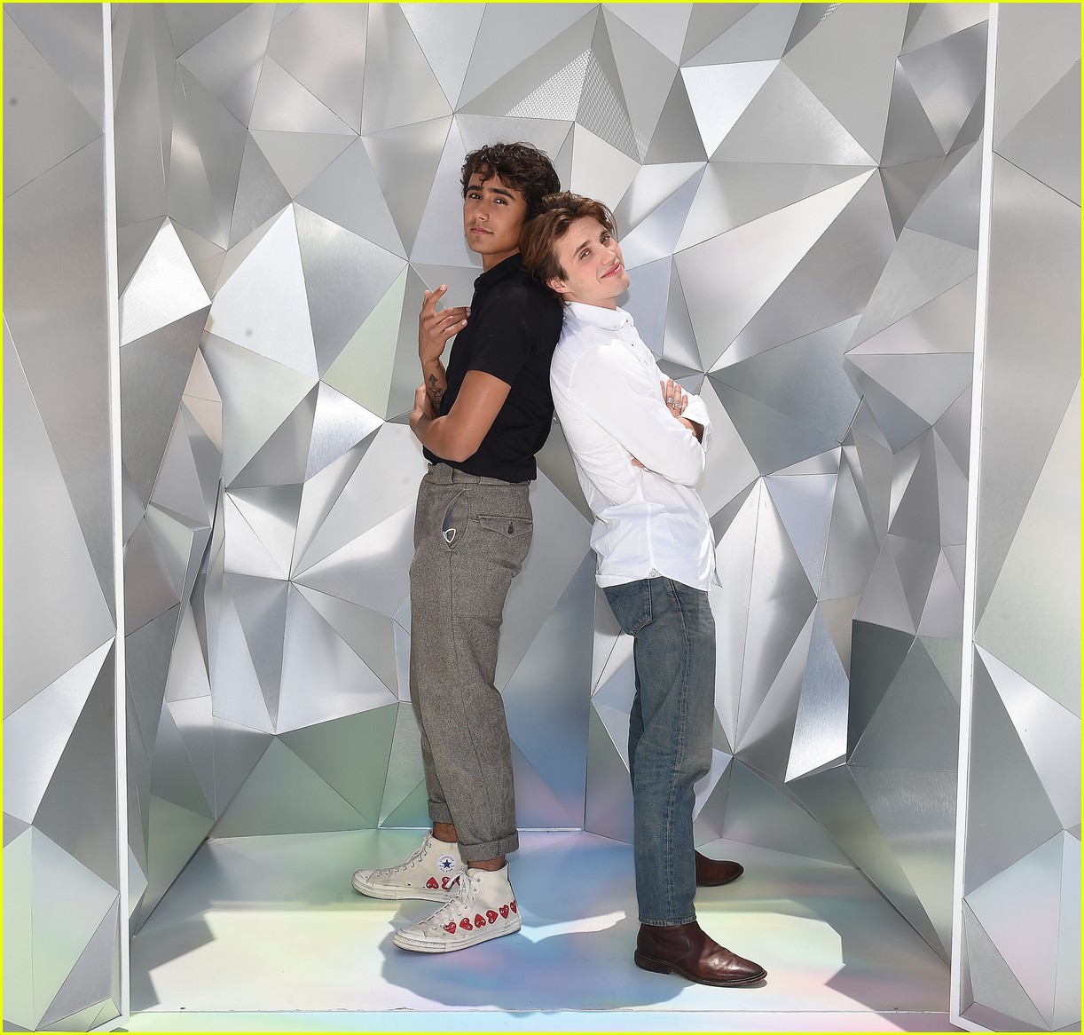 'Love, Victor' Cast Meet Up For Cute Photo Opp On Season 2 Premiere Day ...