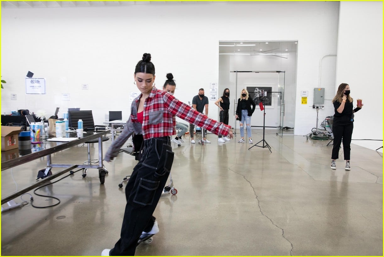 'The D'Amelio Show' Gets September Premiere Date On Hulu - First Look ...