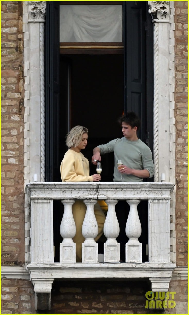 Tanner Buchanan & Girlfriend Lizze Broadway Spotted Together in Italy ...
