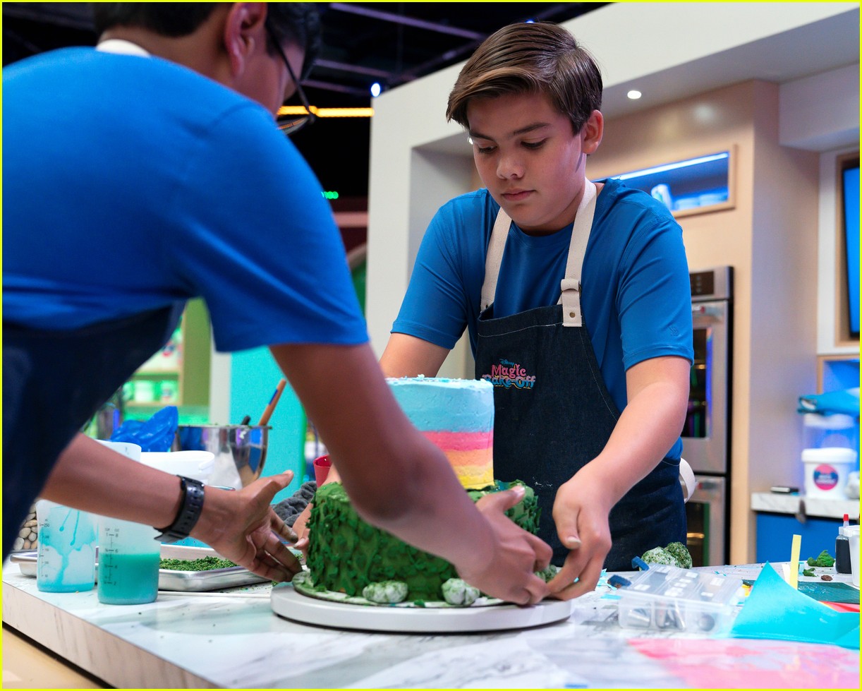 Teams Race The Clock In This New Clip From 'Disney's Magic Bake-Off ...