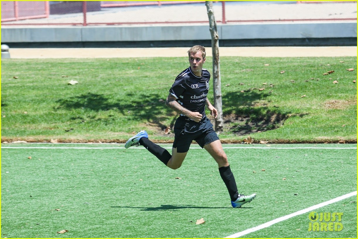 Justin Bieber Plays in His Saturday Soccer League (Photos) | Photo ...