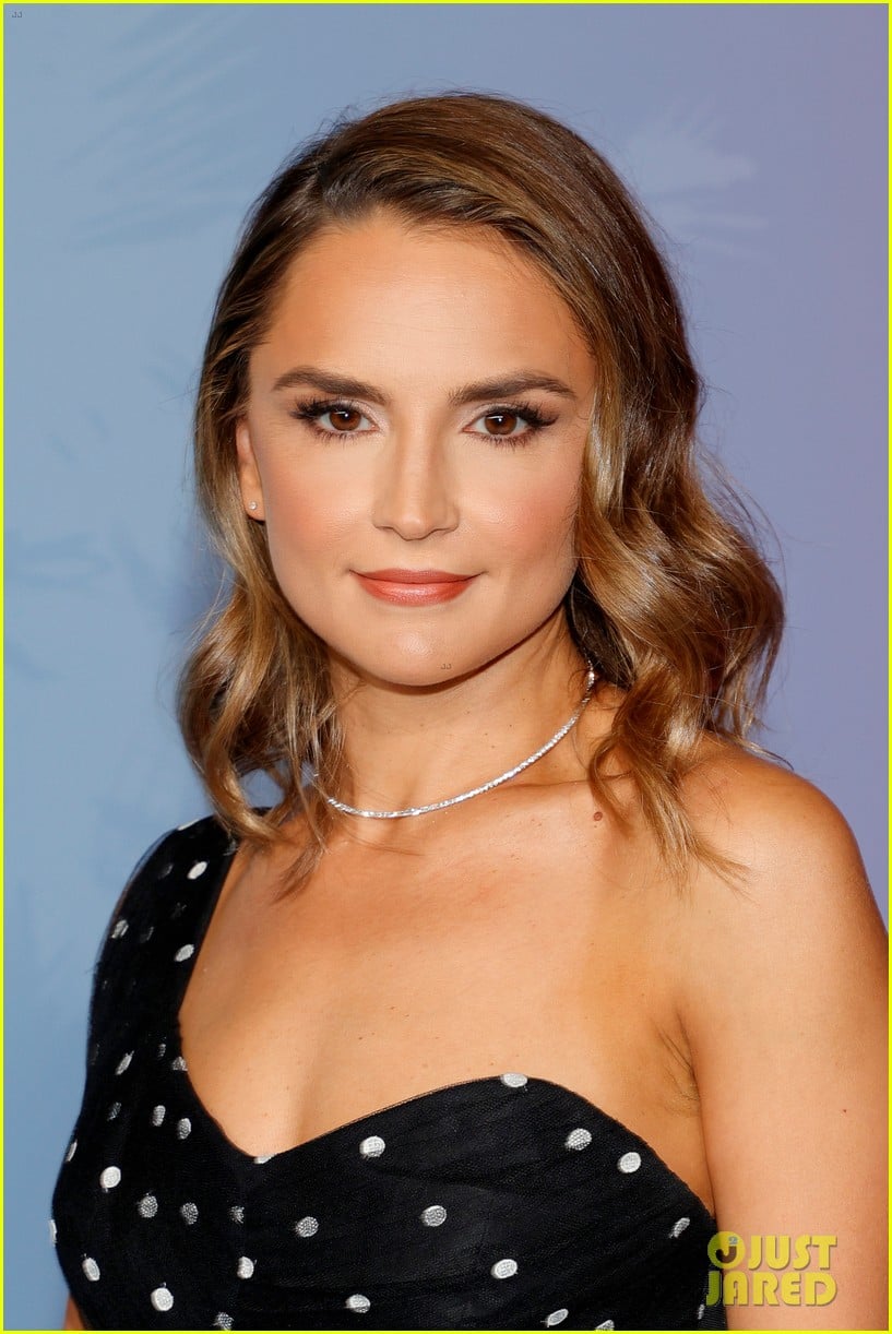 Addison Rae Stuns at 'He's All That' Premiere Alongside Tanner Buchanan ...