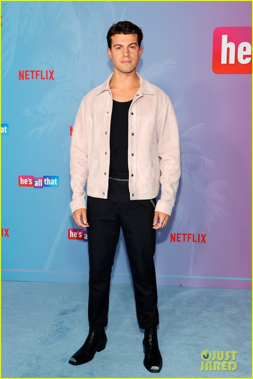 Addison Rae Stuns at 'He's All That' Premiere Alongside Tanner Buchanan ...