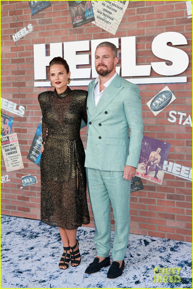 Stephen Amell, Alexander Ludwig & Kelli Berglund Premiere New Series ...