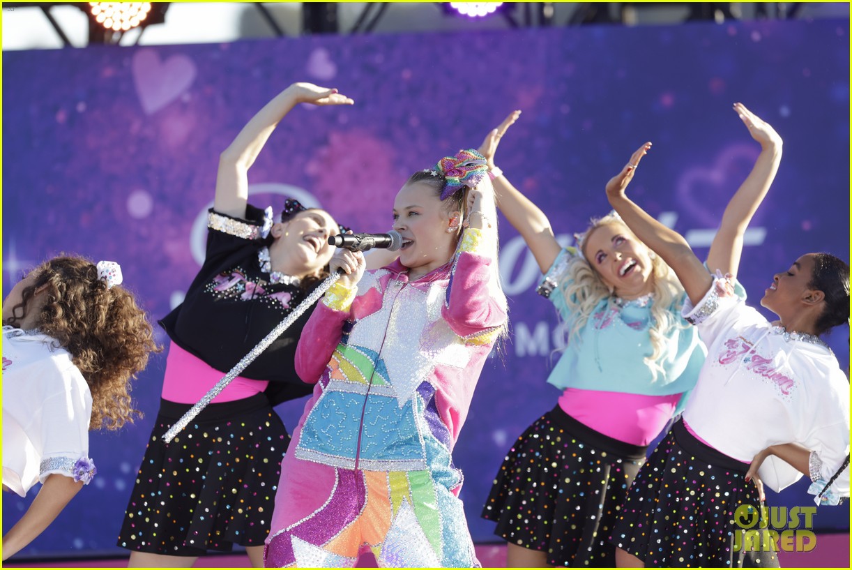 Full Sized Photo of jojo siwa kisses kylie prew j team premiere 11 ...