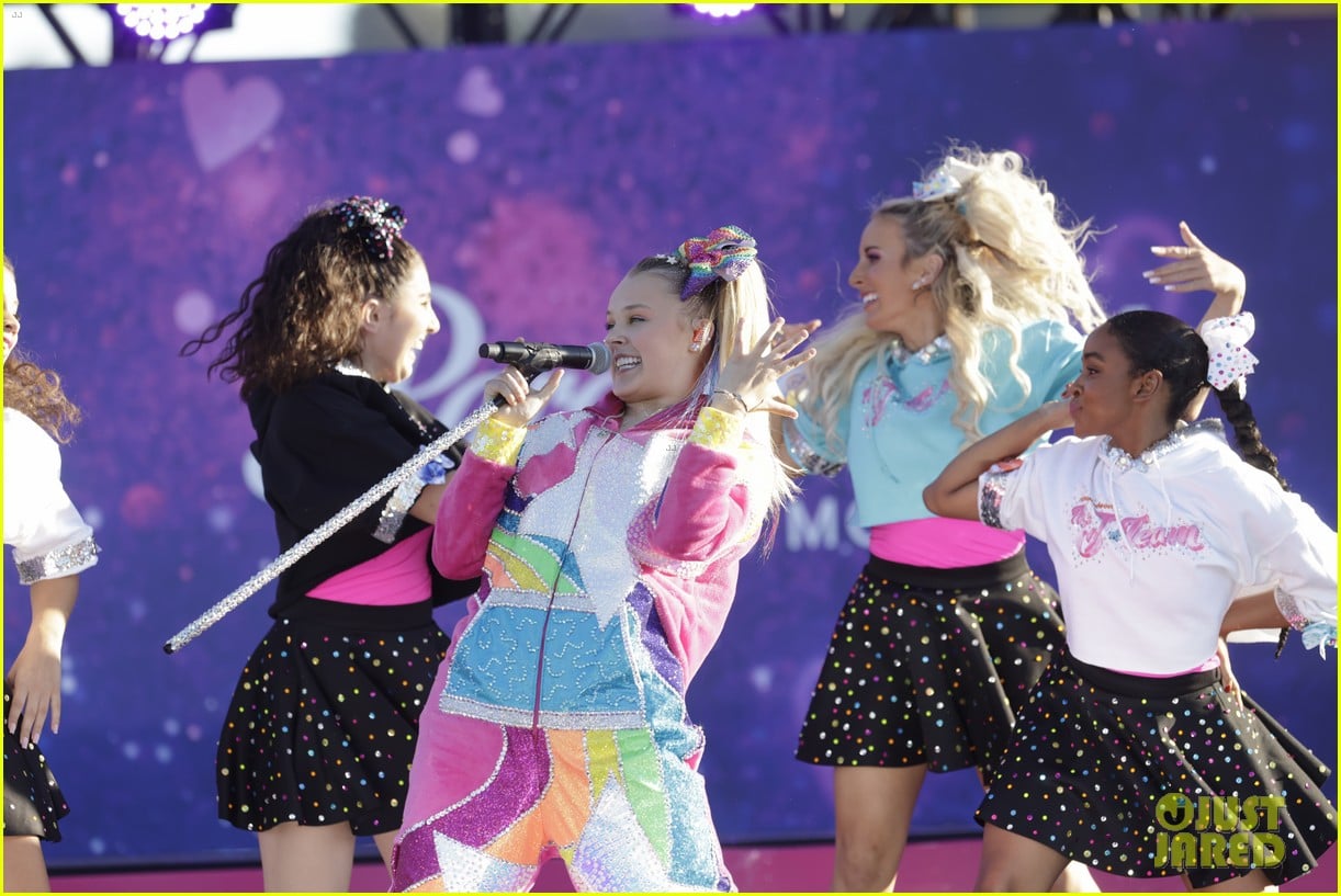 Full Sized Photo of jojo siwa kisses kylie prew j team premiere 12 ...